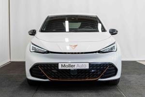 Белый Cupra Born 2022 в Таллин, объемом двигателя 0.10 л и пробегом 60 тыс. км за 27900 €, фото 3 на AUTOMOTO.COM.LV