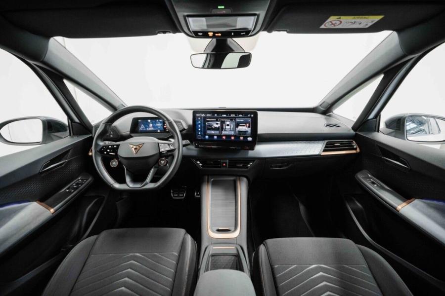 Белый Cupra Born 2022 в Таллин, объемом двигателя 0.10 л и пробегом 60 тыс. км за 27900 €, фото 10 на AUTOMOTO.COM.LV