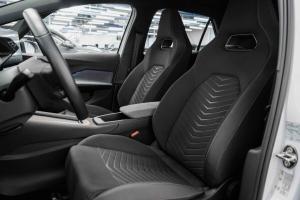Белый Cupra Born 2022 в Таллин, объемом двигателя 0.10 л и пробегом 60 тыс. км за 27900 €, фото 15 на AUTOMOTO.COM.LV