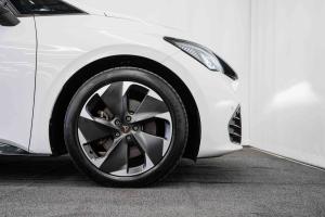 Белый Cupra Born 2022 в Таллин, объемом двигателя 0.10 л и пробегом 60 тыс. км за 27900 €, фото 17 на AUTOMOTO.COM.LV