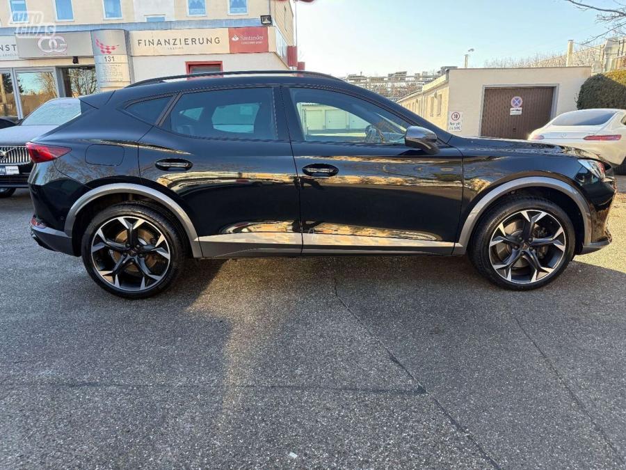 Black Cupra Formentor 2021 in Kaunas, with an engine capacity of 2.00 L and mileage of 14 thousand km for 31963 €, photo 6 on AUTOMOTO.COM.LV