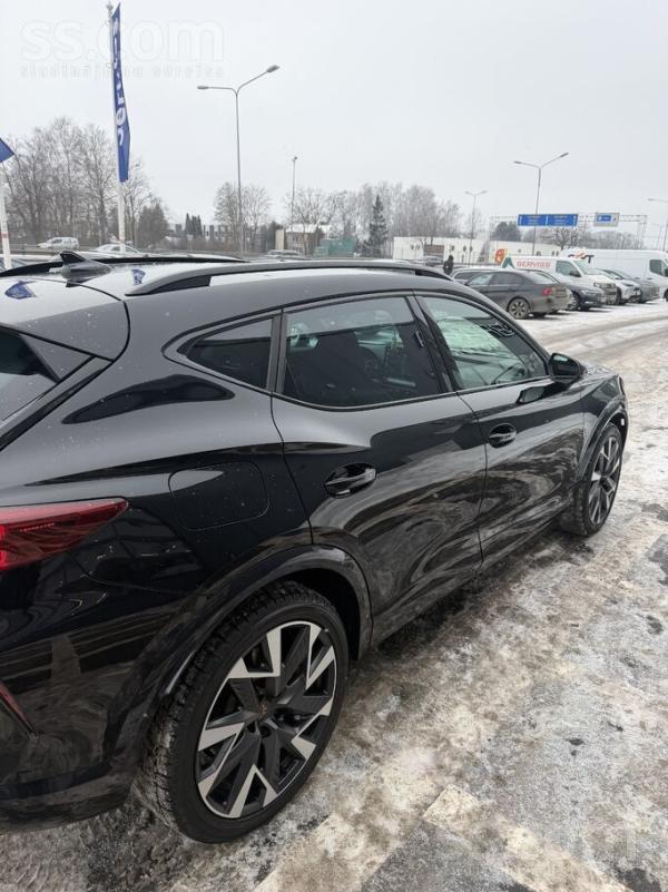 Black Cupra Formentor 2025 in Riga, with an engine capacity of 2.00 L and mileage of 8 thousand km for 38000 €, photo 5 on AUTOMOTO.COM.LV
