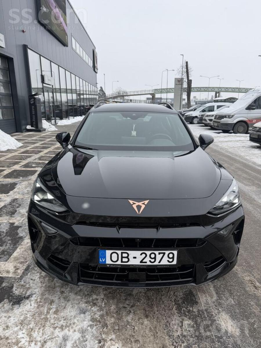 Melns Cupra Formentor 2025 Rīga, ar dzinēja tilpumu 2.00 L un nobraukumu 8 tūkst. km par 38000 €, foto 7 vietnē AUTOMOTO.COM.LV