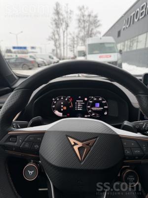Melns Cupra Formentor 2025 Rīga, ar dzinēja tilpumu 2.00 L un nobraukumu 8 tūkst. km par 38000 €, foto 9 vietnē AUTOMOTO.COM.LV