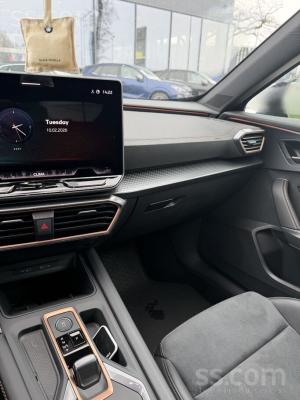 Melns Cupra Formentor 2025 Rīga, ar dzinēja tilpumu 2.00 L un nobraukumu 8 tūkst. km par 38000 €, foto 10 vietnē AUTOMOTO.COM.LV
