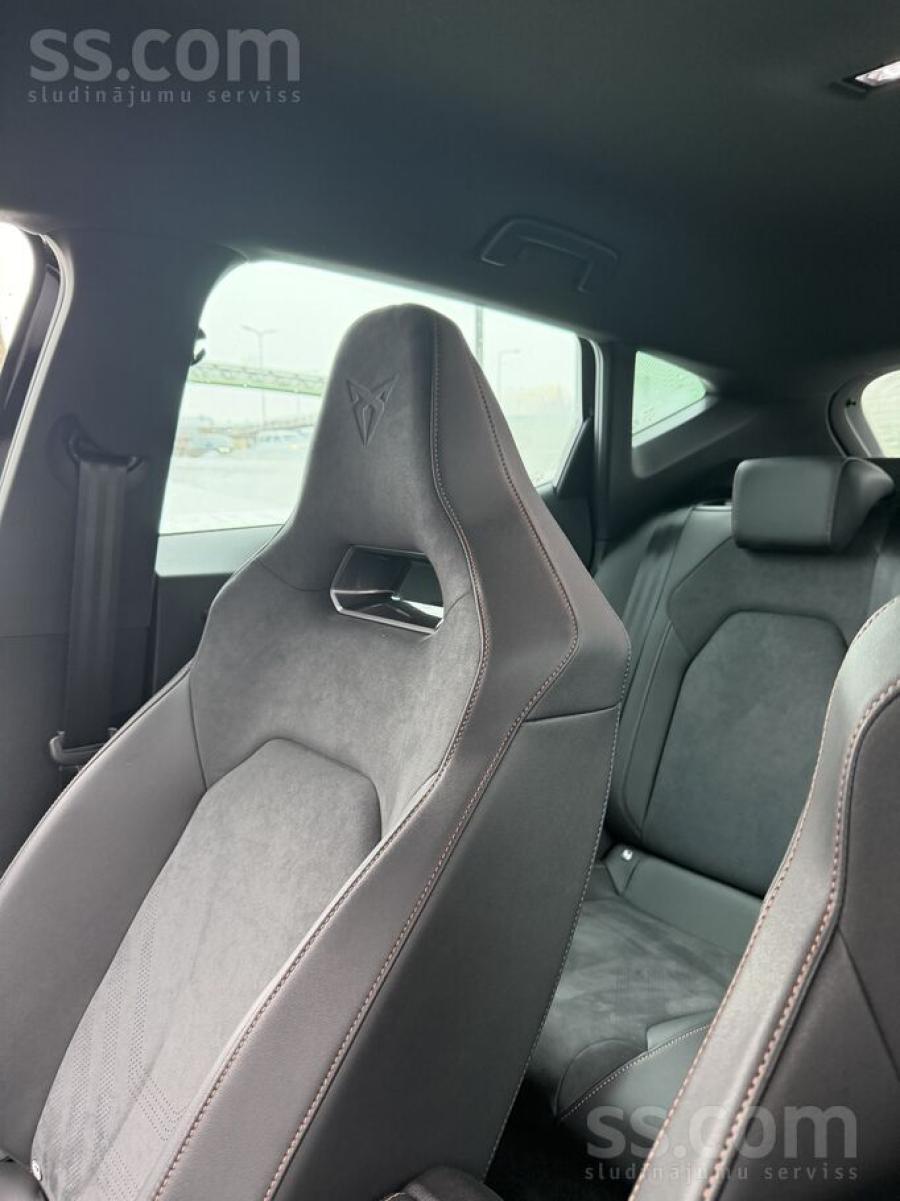 Melns Cupra Formentor 2025 Rīga, ar dzinēja tilpumu 2.00 L un nobraukumu 8 tūkst. km par 38000 €, foto 12 vietnē AUTOMOTO.COM.LV