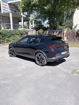Melns Cupra Formentor 2020 Rīga, ar dzinēja tilpumu 2.00 L un nobraukumu 60 tūkst. km par 24500 €, foto 3 vietnē AUTOMOTO.COM.LV