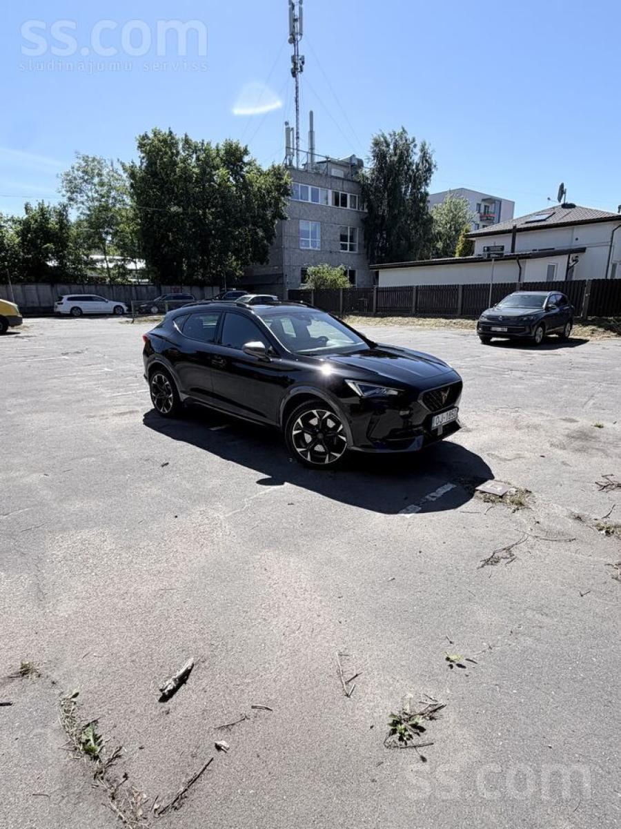 Melns Cupra Formentor 2020 Rīga, ar dzinēja tilpumu 2.00 L un nobraukumu 60 tūkst. km par 24500 €, foto 6 vietnē AUTOMOTO.COM.LV