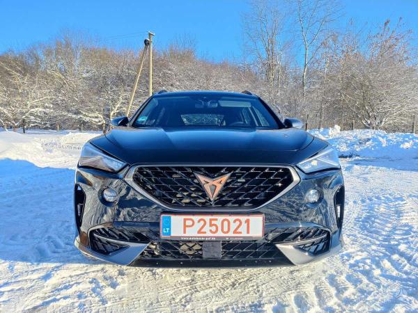 Melns Cupra Formentor 2021 Viļņa, ar dzinēja tilpumu 1.98 L un nobraukumu 50 tūkst. km par 25999 €, foto 2 vietnē AUTOMOTO.COM.LV