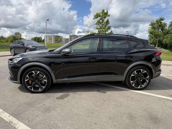 Black Cupra Formentor 2021 in Jonava, with an engine capacity of 1.98 L and mileage of 82 thousand km for 25900 €, photo 3 on AUTOMOTO.COM.LV