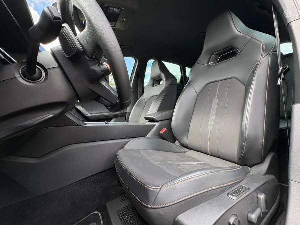 Black Cupra Formentor 2021 in Jonava, with an engine capacity of 1.98 L and mileage of 82 thousand km for 25900 €, photo 7 on AUTOMOTO.COM.LV