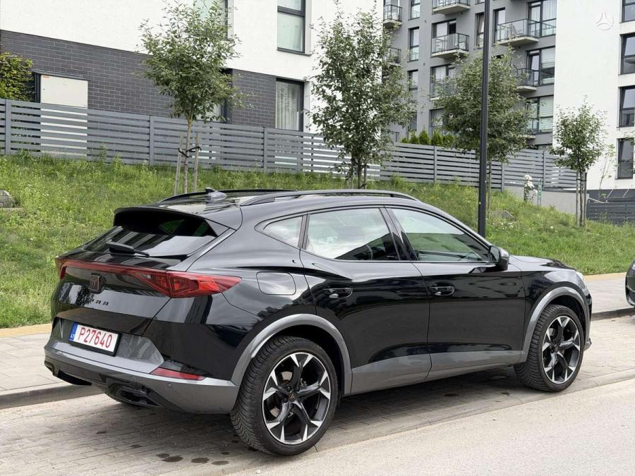 Black Cupra Formentor 2021 in Vilnius, with an engine capacity of 1.50 L and mileage of 110 thousand km for 20000 €, photo 4 on AUTOMOTO.COM.LV
