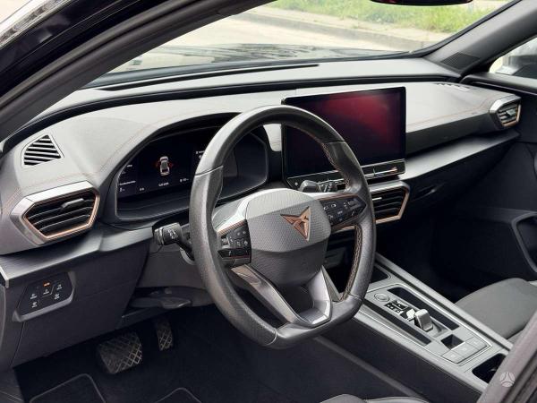 Black Cupra Formentor 2021 in Vilnius, with an engine capacity of 1.50 L and mileage of 110 thousand km for 20000 €, photo 4 on AUTOMOTO.COM.LV