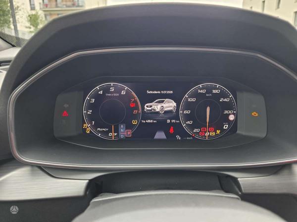 Black Cupra Formentor 2021 in Vilnius, with an engine capacity of 1.50 L and mileage of 110 thousand km for 20000 €, photo 7 on AUTOMOTO.COM.LV