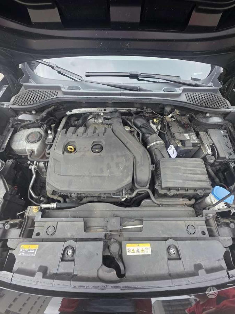 Black Cupra Formentor 2021 in Vilnius, with an engine capacity of 1.50 L and mileage of 110 thousand km for 20000 €, photo 12 on AUTOMOTO.COM.LV