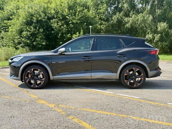 Black Cupra Formentor 2021 in Riga, with an engine capacity of 2.00 L and mileage of 93 thousand km for 25390 €, photo 2 on AUTOMOTO.COM.LV