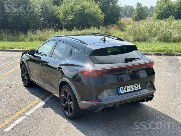 Black Cupra Formentor 2021 in Riga, with an engine capacity of 2.00 L and mileage of 93 thousand km for 25390 €, photo 6 on AUTOMOTO.COM.LV