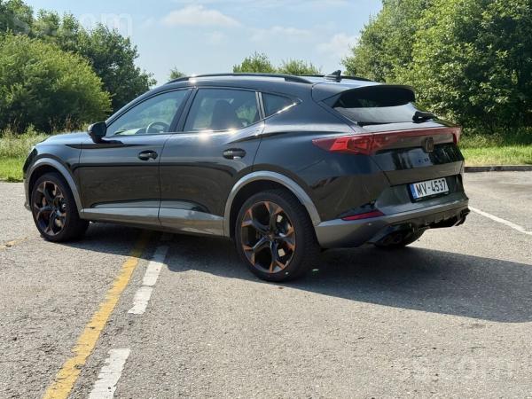 Melns Cupra Formentor 2021 Rīga, ar dzinēja tilpumu 2.00 L un nobraukumu 93 tūkst. km par 25390 €, foto 3 vietnē AUTOMOTO.COM.LV