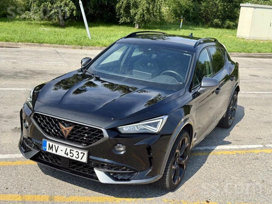 Black Cupra Formentor 2021 in Riga, with an engine capacity of 2.00 L and mileage of 93 thousand km for 25390 €, photo 6 on AUTOMOTO.COM.LV