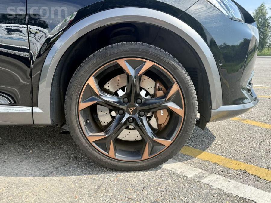Black Cupra Formentor 2021 in Riga, with an engine capacity of 2.00 L and mileage of 93 thousand km for 25390 €, photo 11 on AUTOMOTO.COM.LV