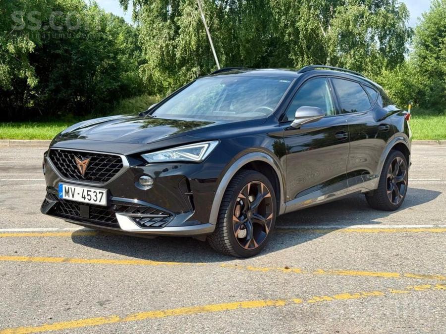 Черный Cupra Formentor 2021 в Рига, объемом двигателя 2.00 л и пробегом 94 тыс. км за 23500 €, фото 1 на AUTOMOTO.COM.LV