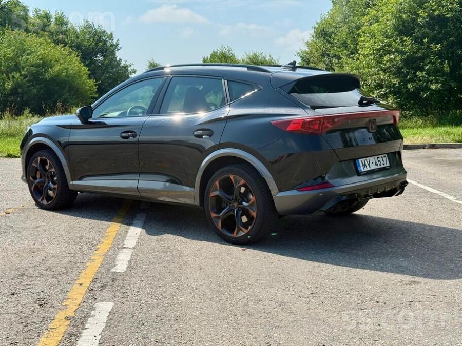 Черный Cupra Formentor 2021 в Рига, объемом двигателя 2.00 л и пробегом 94 тыс. км за 23500 €, фото 4 на AUTOMOTO.COM.LV