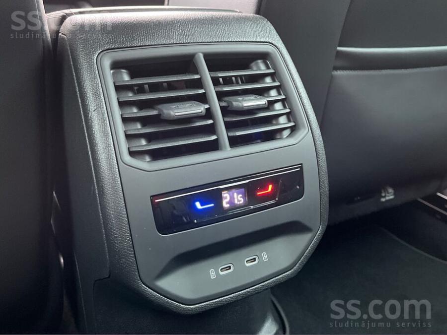 Black Cupra Formentor 2021 in Riga, with an engine capacity of 1.50 L and mileage of 134 thousand km for 19990 €, photo 22 on AUTOMOTO.COM.LV