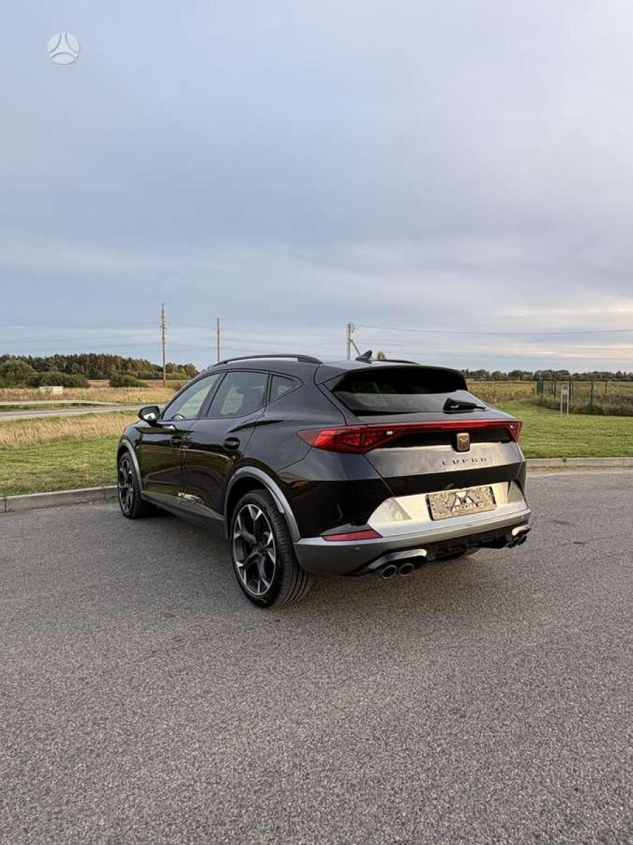 Черный Cupra Formentor 2021 в Каунас, объемом двигателя 1.98 л и пробегом 83 тыс. км за 25555 €, фото 4 на AUTOMOTO.COM.LV
