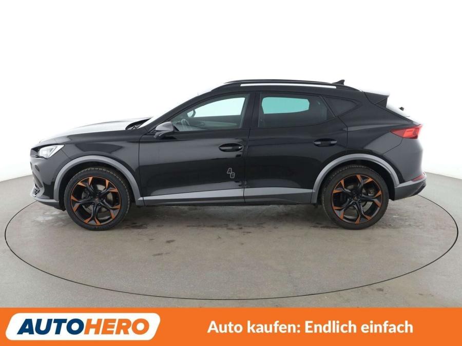Black Cupra Formentor 2022 in Kaunas, with an engine capacity of 1.50 L and mileage of 60 thousand km for 29394 €, photo 3 on AUTOMOTO.COM.LV