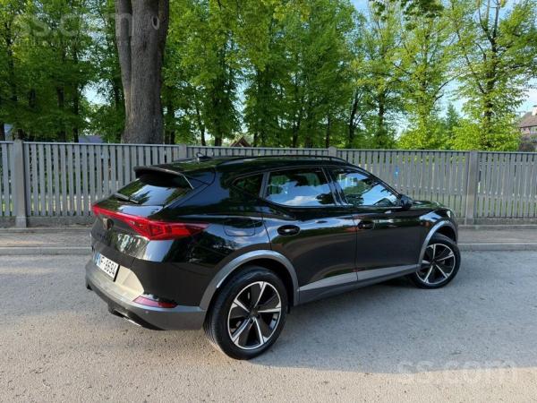 Черный Cupra Formentor 2022 в Рига, объемом двигателя 1.50 л и пробегом 36 тыс. км за 22500 €, фото 5 на AUTOMOTO.COM.LV