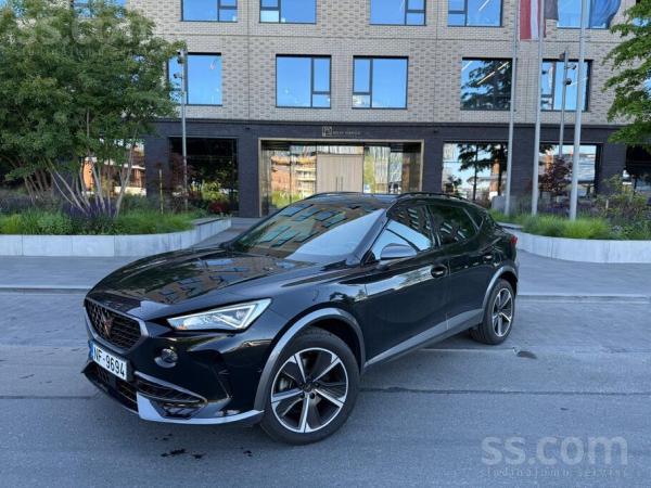 Черный Cupra Formentor 2022 в Рига, объемом двигателя 1.50 л и пробегом 37 тыс. км за 22500 €, фото 1 на AUTOMOTO.COM.LV
