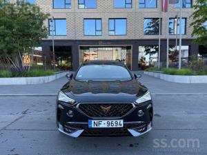 Черный Cupra Formentor 2022 в Рига, объемом двигателя 1.50 л и пробегом 37 тыс. км за 23500 €, фото 3 на AUTOMOTO.COM.LV
