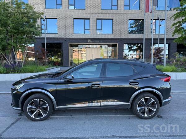 Черный Cupra Formentor 2022 в Рига, объемом двигателя 1.50 л и пробегом 37 тыс. км за 22500 €, фото 4 на AUTOMOTO.COM.LV