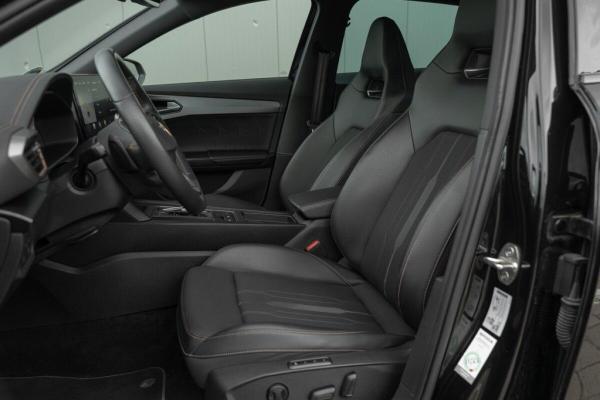 Black Cupra Formentor 2022 in Vilnius, with an engine capacity of 1.40 L and mileage of 119 thousand km for 24500 €, photo 8 on AUTOMOTO.COM.LV