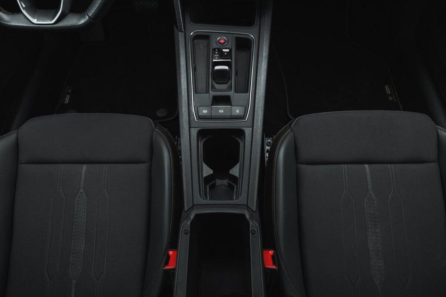 Melns Cupra Formentor 2022 Ventspils, ar dzinēja tilpumu 1.50 L un nobraukumu 76 tūkst. km par 25750 €, foto 26 vietnē AUTOMOTO.COM.LV
