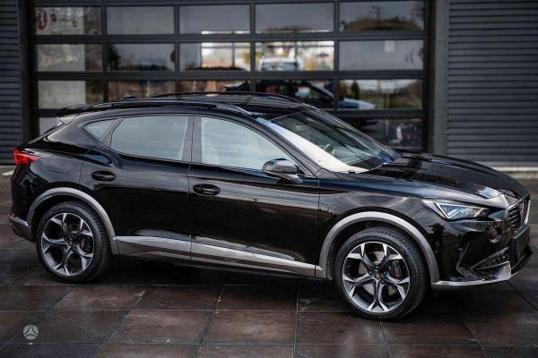 Melns Cupra Formentor 2022 Viļņa, ar dzinēja tilpumu 1.40 L un nobraukumu 50 tūkst. km par 24900 €, foto 1 vietnē AUTOMOTO.COM.LV