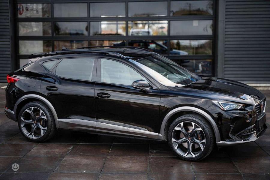 Black Cupra Formentor 2022 in Vilnius, with an engine capacity of 1.40 L and mileage of 50 thousand km for 24900 €, photo 1 on AUTOMOTO.COM.LV