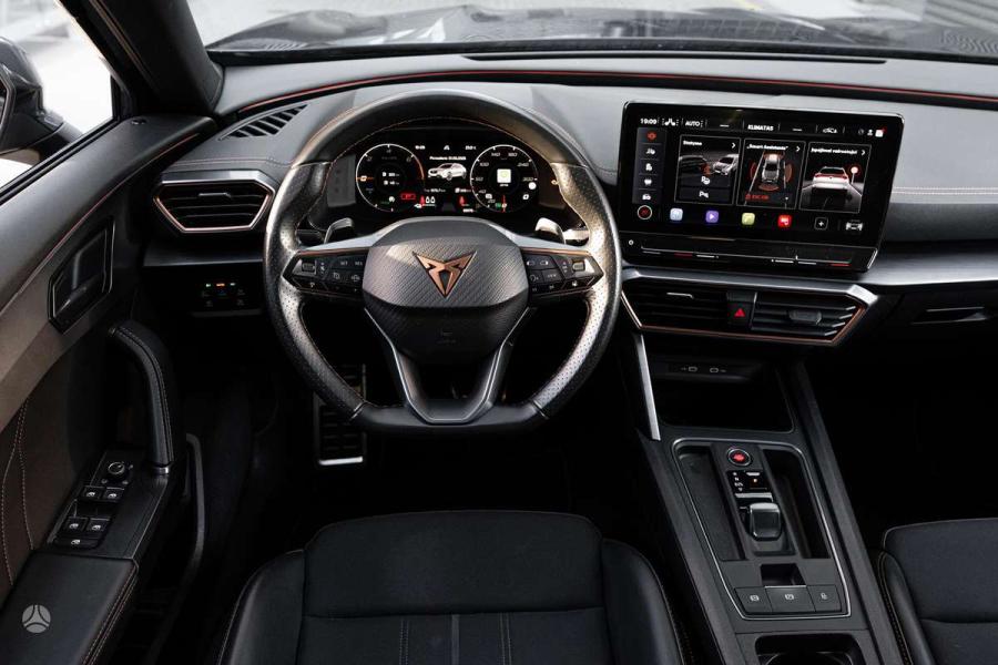 Black Cupra Formentor 2022 in Vilnius, with an engine capacity of 1.40 L and mileage of 50 thousand km for 24900 €, photo 4 on AUTOMOTO.COM.LV