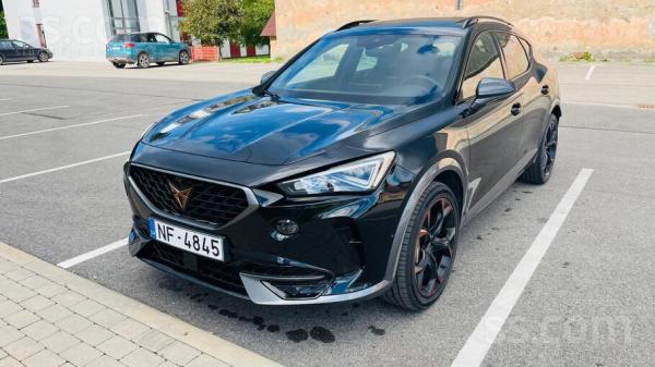 Melns Cupra Formentor 2022 Bauska, ar dzinēja tilpumu 2.00 L un nobraukumu 60 tūkst. km par 27000 €, foto 1 vietnē AUTOMOTO.COM.LV