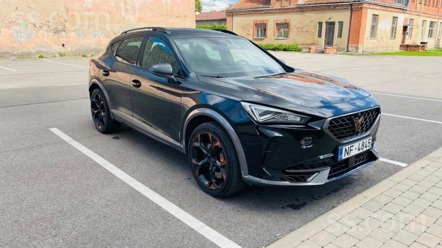 Черный Cupra Formentor 2022 в Бауска, объемом двигателя 2.00 л и пробегом 60 тыс. км за 27000 €, фото 3 на AUTOMOTO.COM.LV
