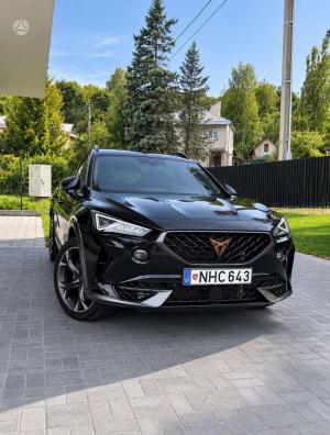 Black Cupra Formentor 2022 in Vilnius, with an engine capacity of 1.98 L and mileage of 132 thousand km for 26500 €, photo 4 on AUTOMOTO.COM.LV
