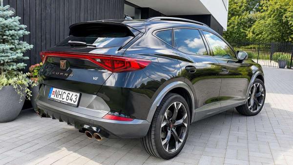 Black Cupra Formentor 2022 in Vilnius, with an engine capacity of 1.98 L and mileage of 132 thousand km for 26500 €, photo 7 on AUTOMOTO.COM.LV