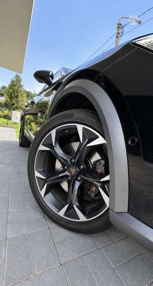 Black Cupra Formentor 2022 in Vilnius, with an engine capacity of 1.98 L and mileage of 132 thousand km for 26500 €, photo 9 on AUTOMOTO.COM.LV