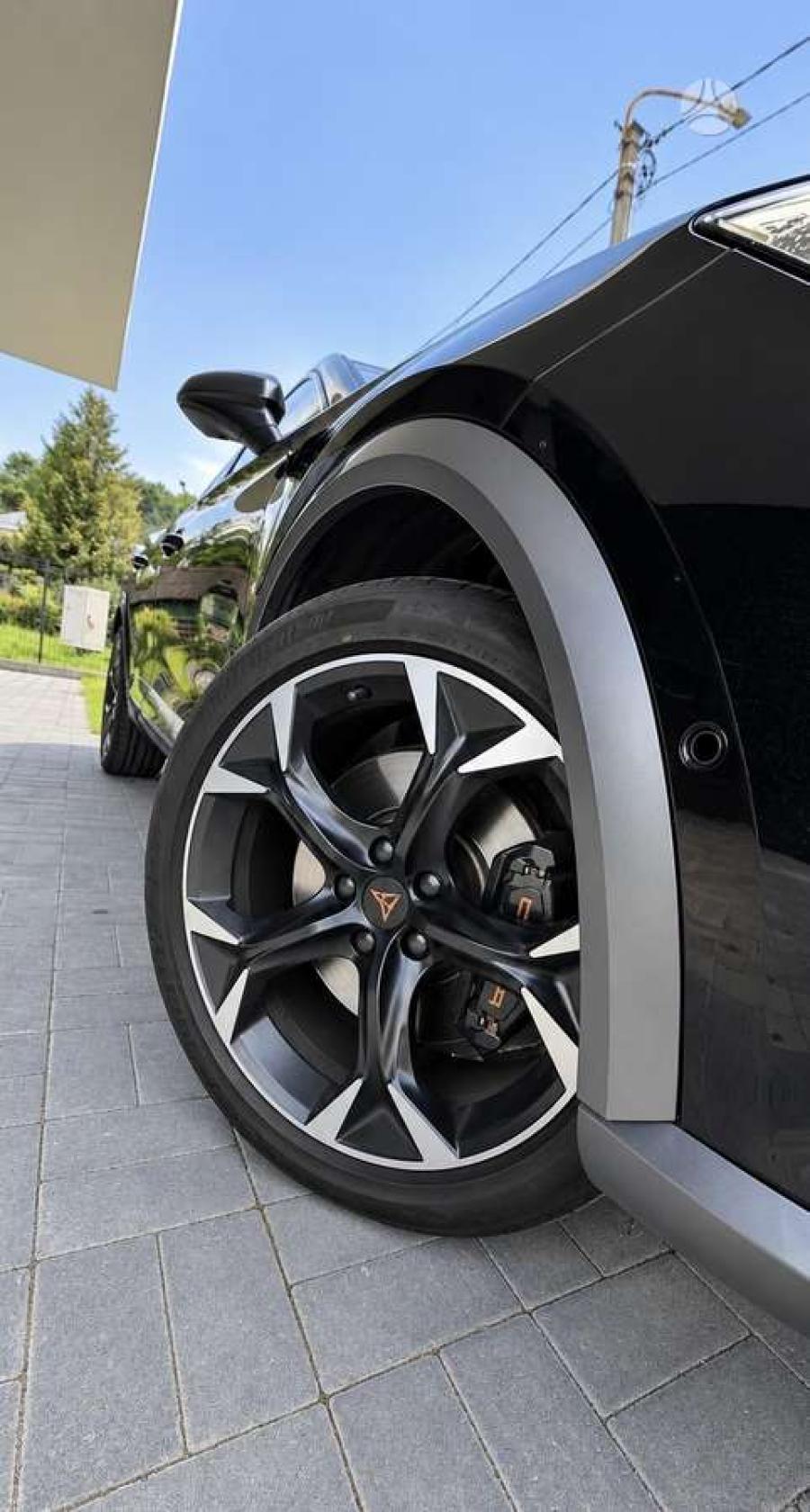 Black Cupra Formentor 2022 in Vilnius, with an engine capacity of 1.98 L and mileage of 132 thousand km for 26500 €, photo 9 on AUTOMOTO.COM.LV