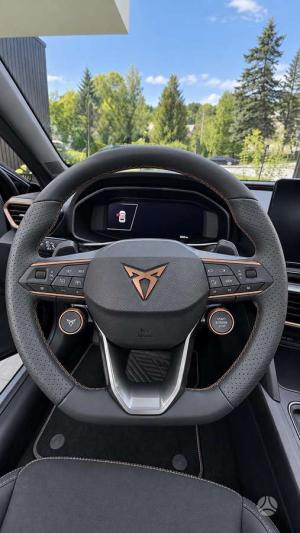 Black Cupra Formentor 2022 in Vilnius, with an engine capacity of 1.98 L and mileage of 132 thousand km for 26500 €, photo 12 on AUTOMOTO.COM.LV