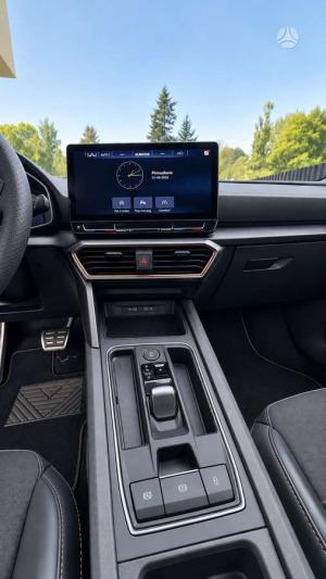 Black Cupra Formentor 2022 in Vilnius, with an engine capacity of 1.98 L and mileage of 132 thousand km for 26500 €, photo 15 on AUTOMOTO.COM.LV