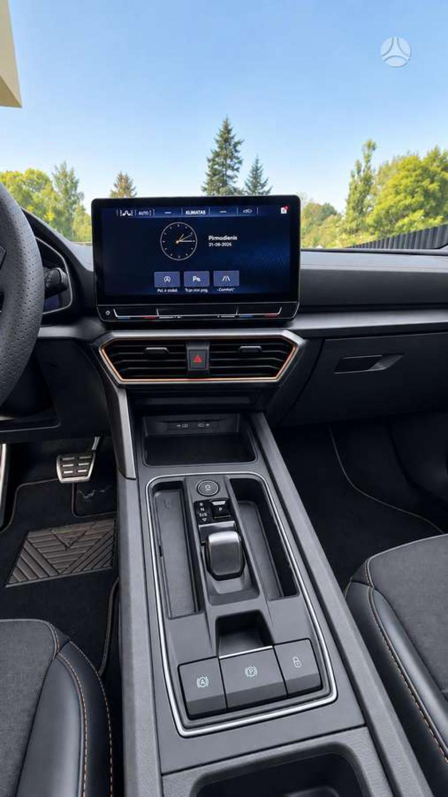 Black Cupra Formentor 2022 in Vilnius, with an engine capacity of 1.98 L and mileage of 132 thousand km for 26500 €, photo 15 on AUTOMOTO.COM.LV
