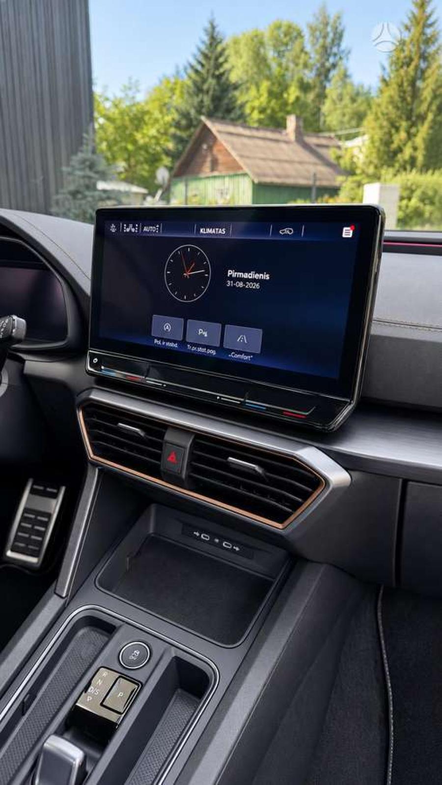 Black Cupra Formentor 2022 in Vilnius, with an engine capacity of 1.98 L and mileage of 132 thousand km for 26500 €, photo 16 on AUTOMOTO.COM.LV