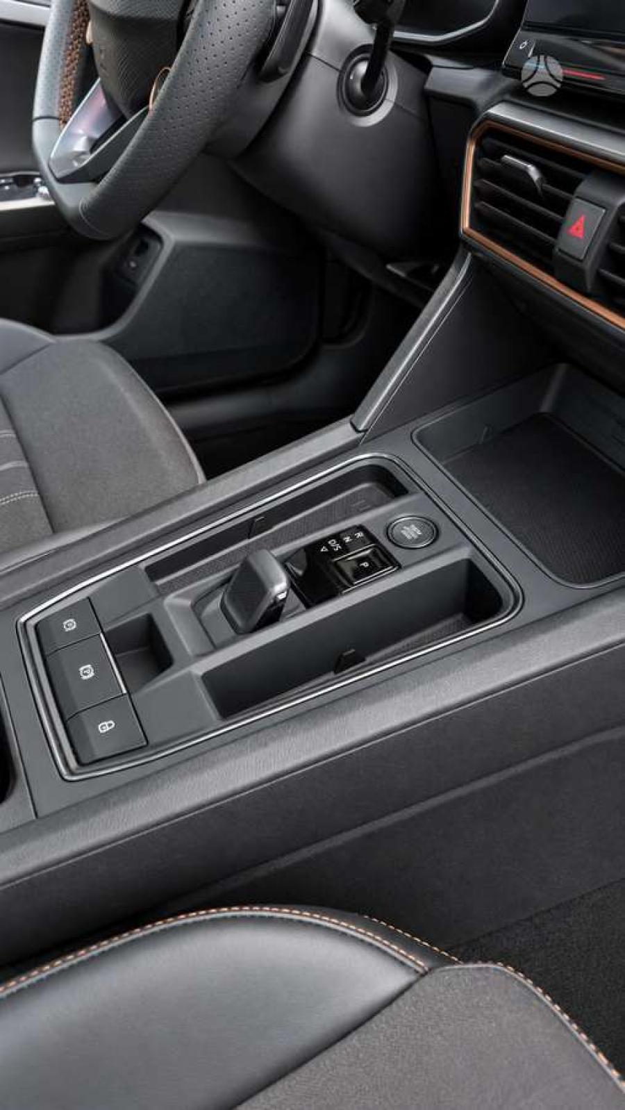 Black Cupra Formentor 2022 in Vilnius, with an engine capacity of 1.98 L and mileage of 132 thousand km for 26500 €, photo 17 on AUTOMOTO.COM.LV