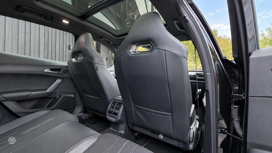Black Cupra Formentor 2022 in Vilnius, with an engine capacity of 1.98 L and mileage of 132 thousand km for 26500 €, photo 20 on AUTOMOTO.COM.LV